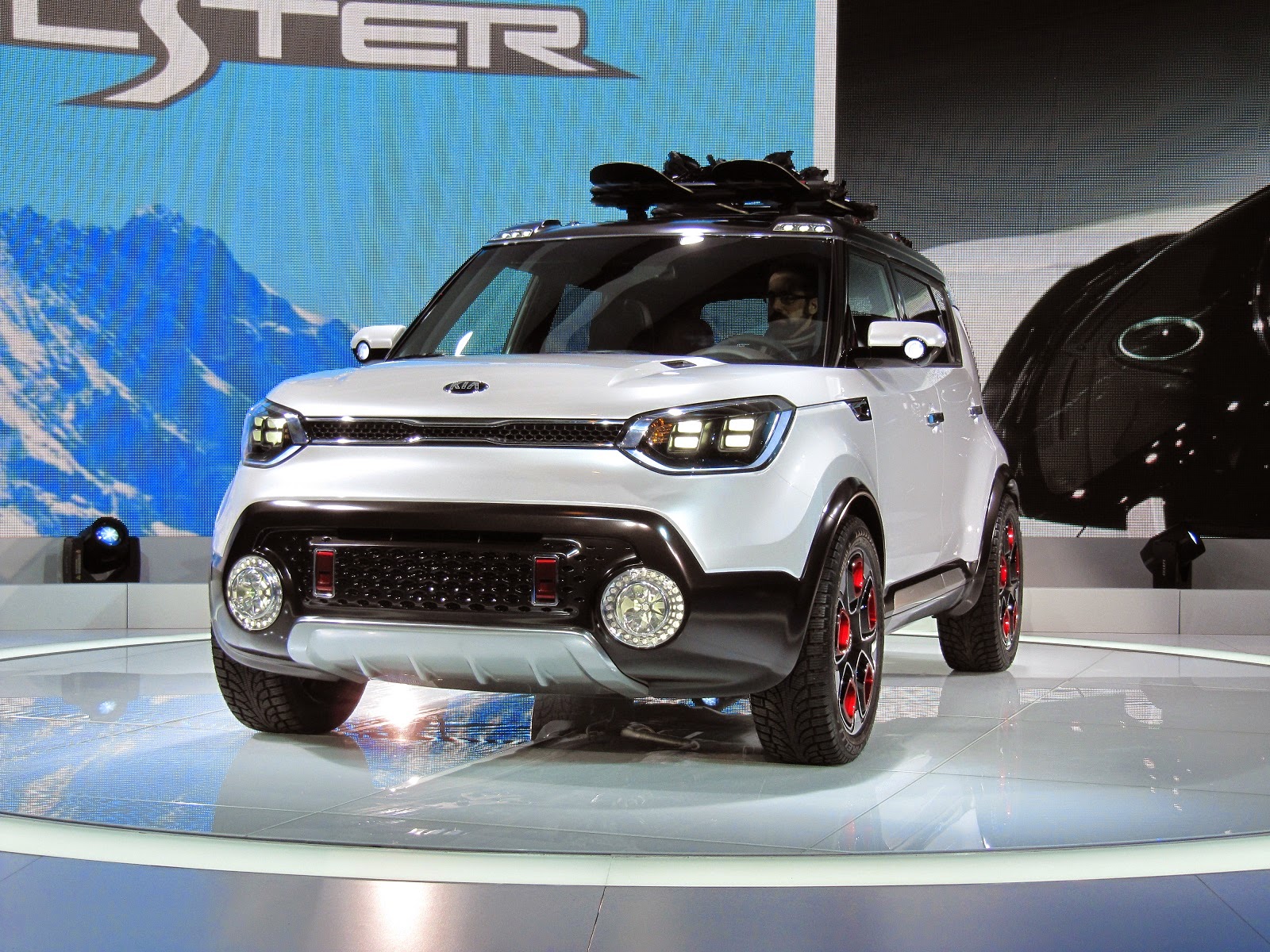 *THE KIA SOUL / TRAIL'STER e-AWD TURBO CONCEPT (PRESS INTRODUCTION ...