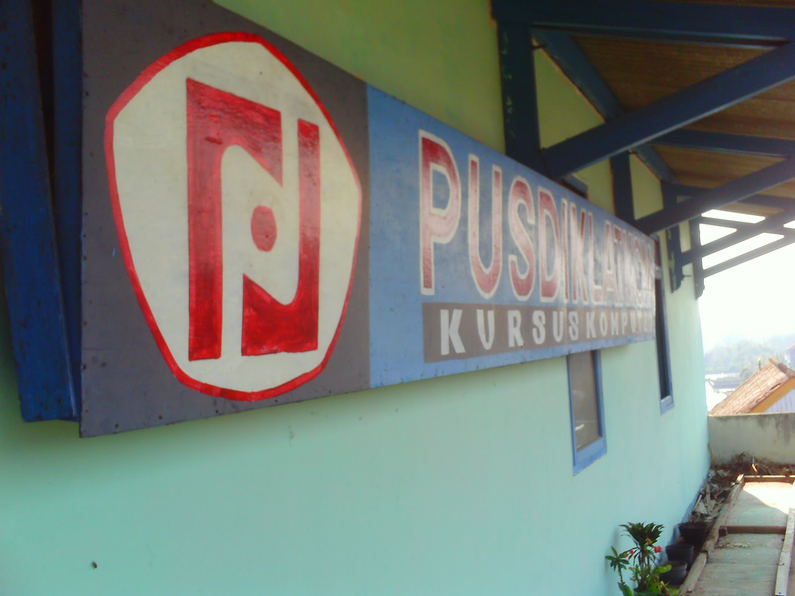 KURSUS KOMPUTER