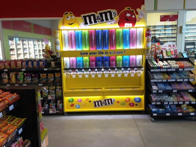 POP-professor: M&M display wand