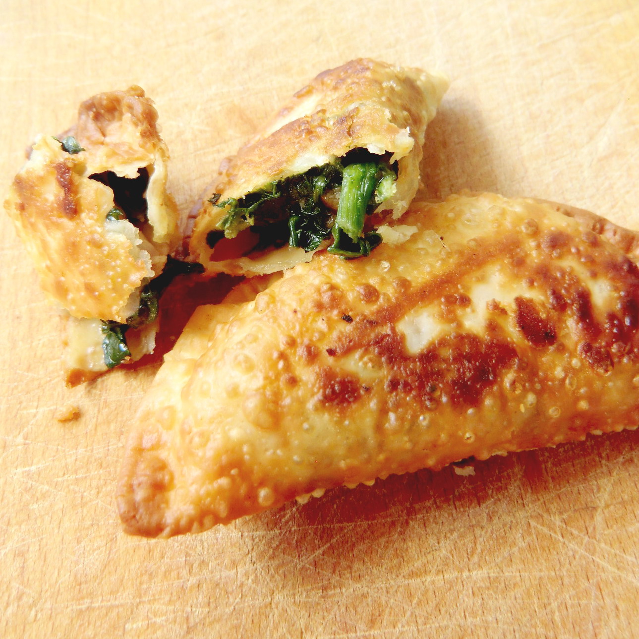 Siba-Rita: Empanadillas de espinacas, pollo y queso emental / Spinach ...