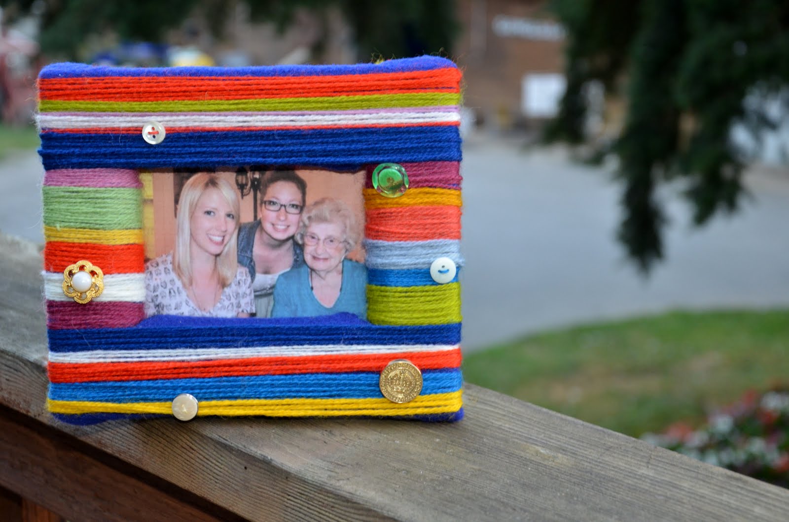 p.s.♡: diy: yarn picture frames