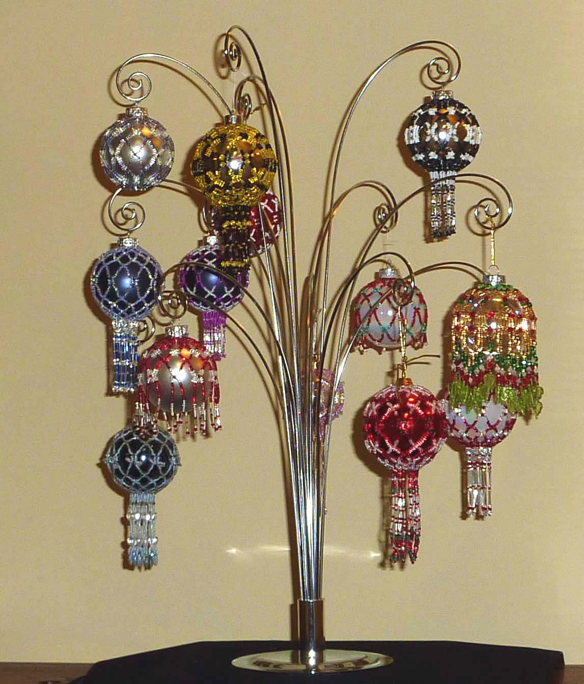 Halfpenney News: Bead group gets ready for Christmas