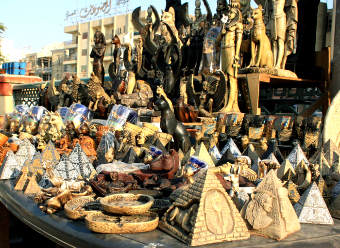 All The Sweet Things By Makeup: Berbagai Tradisi Unik di Dunia Pada ...