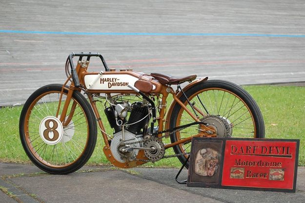 Modern Day Board Trackers ~ Riding Vintage