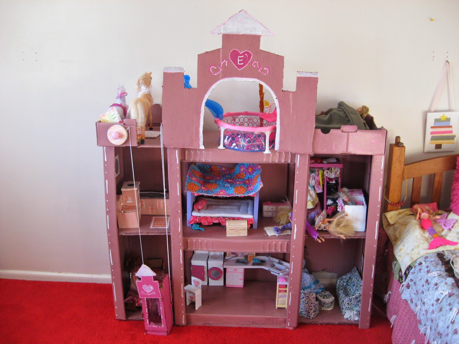 Dari's Corner: Barbie Castle!