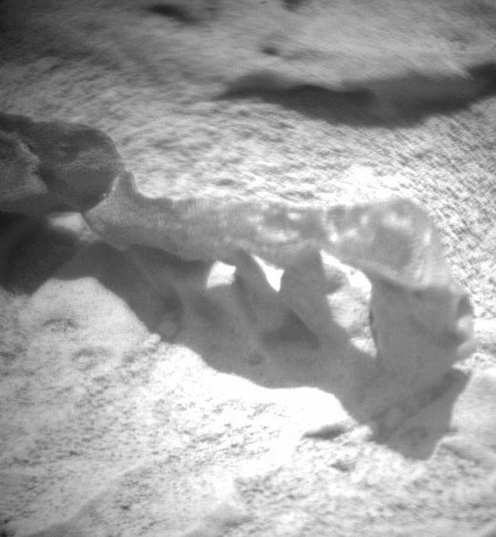 inordinate detail: Blue capped pillars on Mars