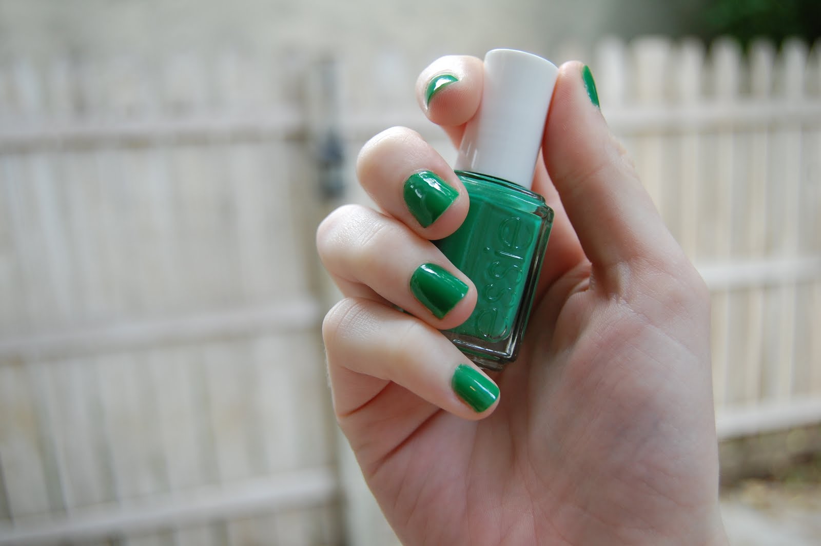 chelsea wears: Essie - Pretty Edgy