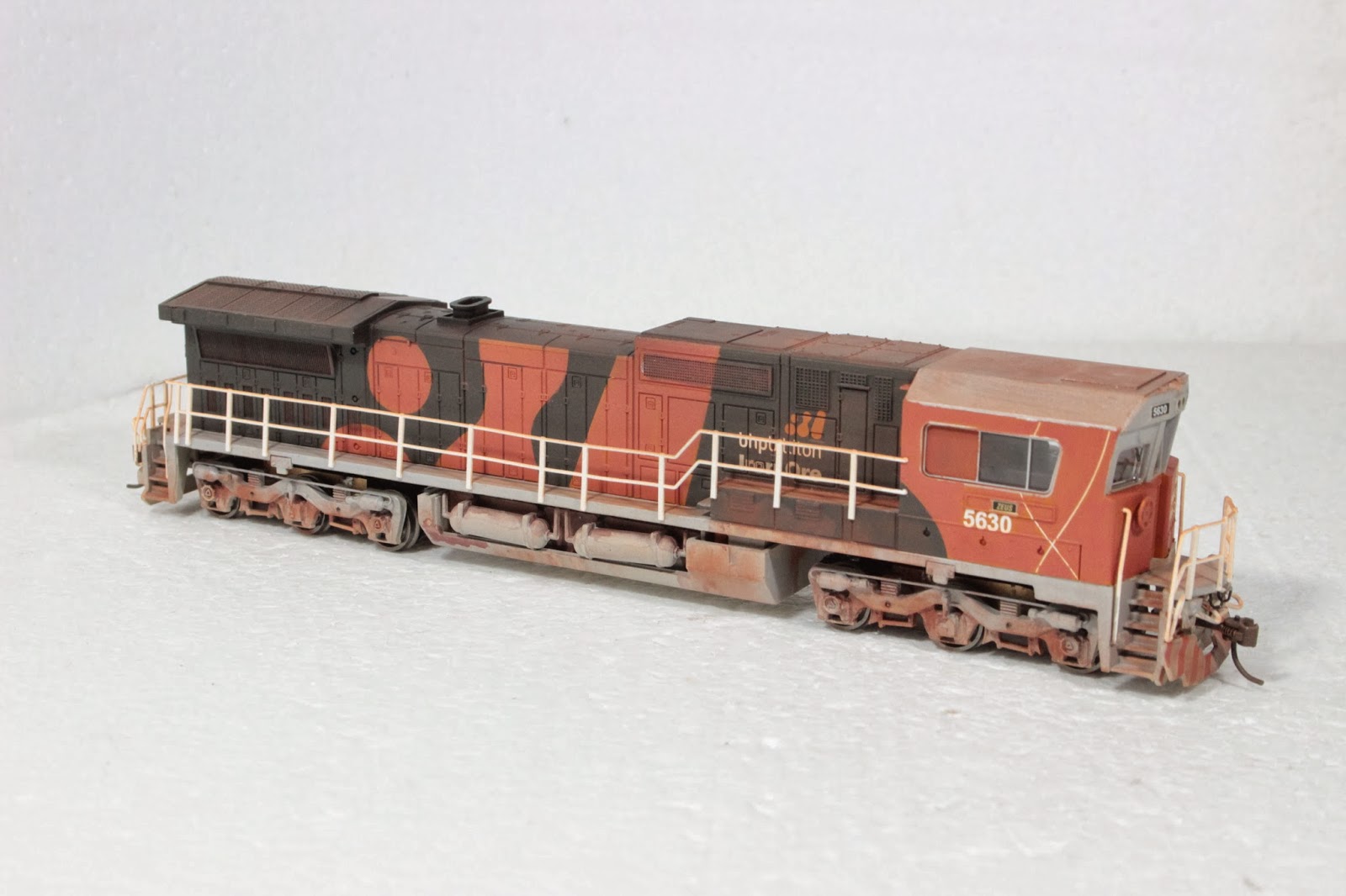 Barcoola: BHP Billiton CM40-8 5630 SD40 3086, and AN CL5 weathering by ...