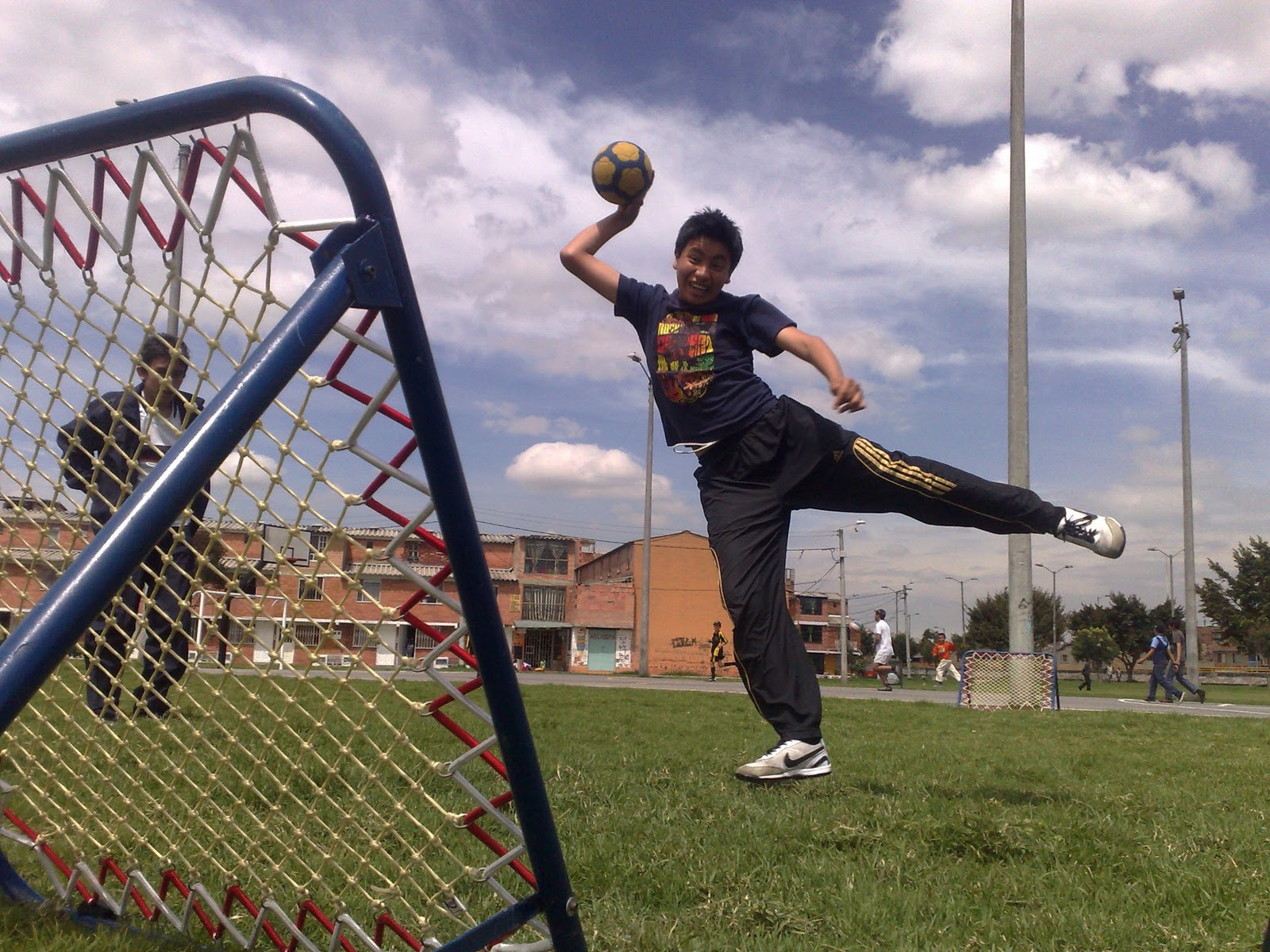 .: TCHOUKBALL EN KENNEDY Y BOSA.
