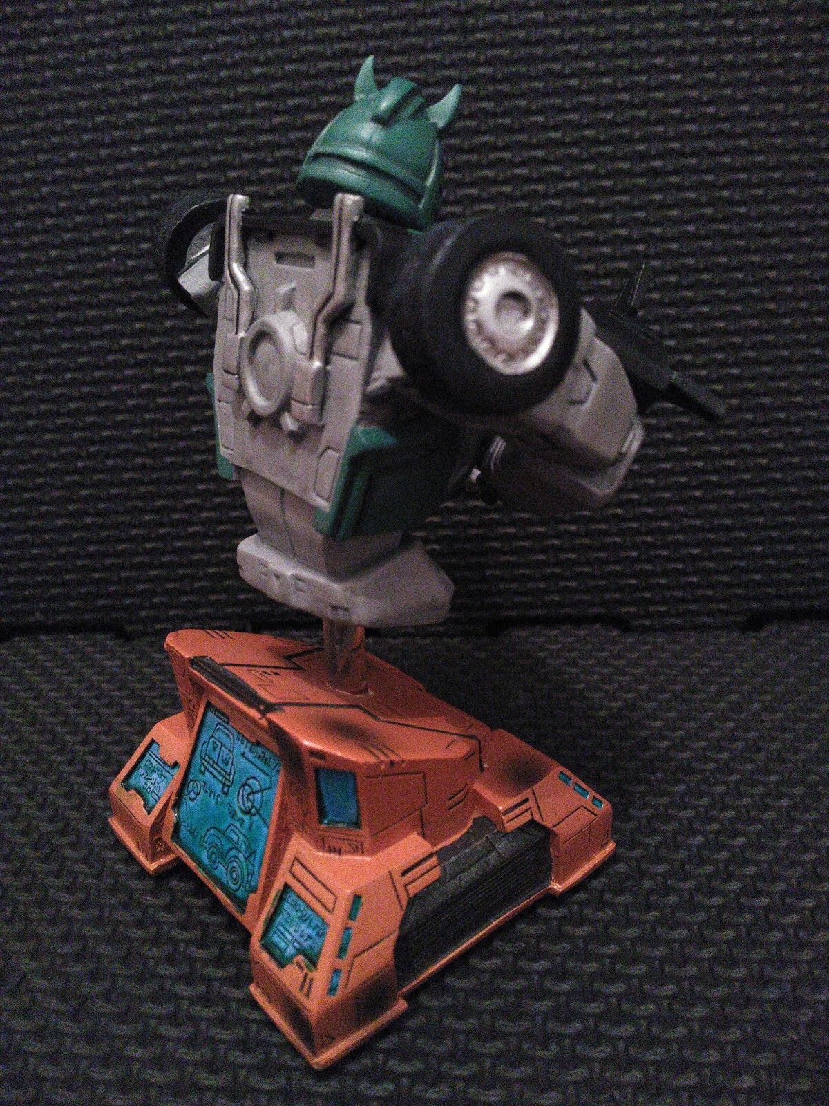 Metal Invaders: TRANSFORMERS G1 TAP-OUT BUST