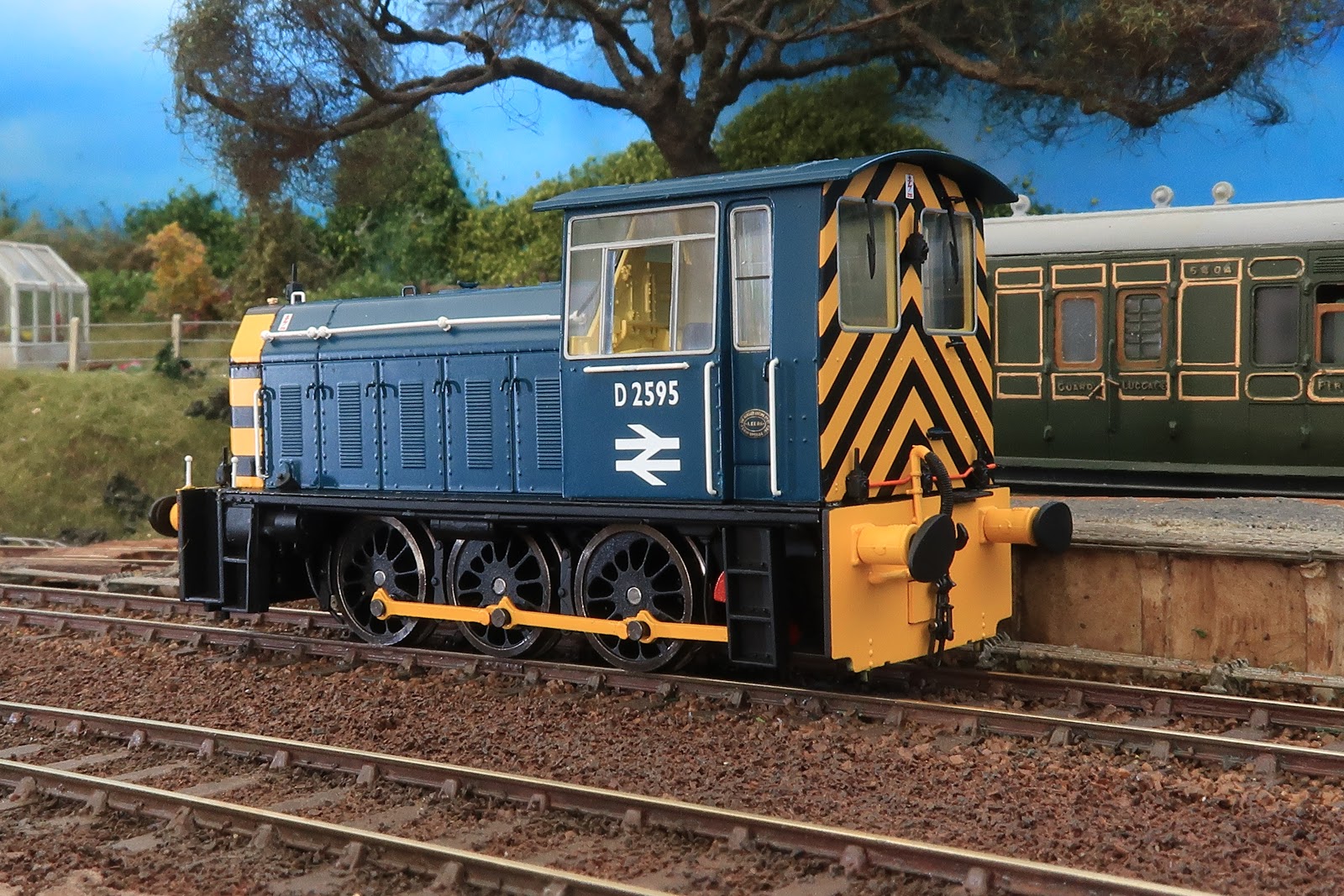 CParkstone's Railway modellers Blog: Heljan Class 05 Blue with Wasp ...