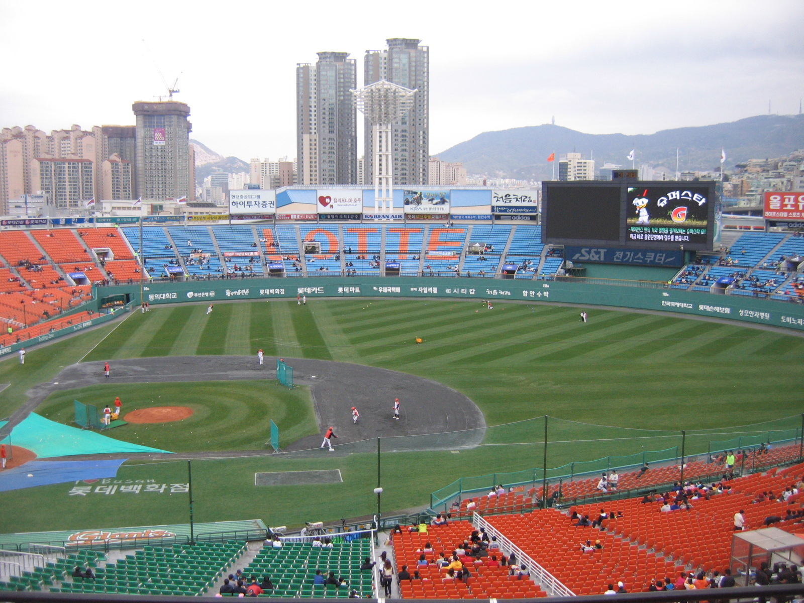 Everyday Miracle: [Korea] Sajik Stadium - Lotte Giants!