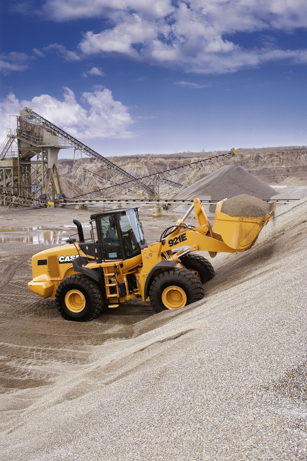 DUNIA ALAT BERAT: CASE WHEEL LOADER Tangguh, Elegant dan Produktif