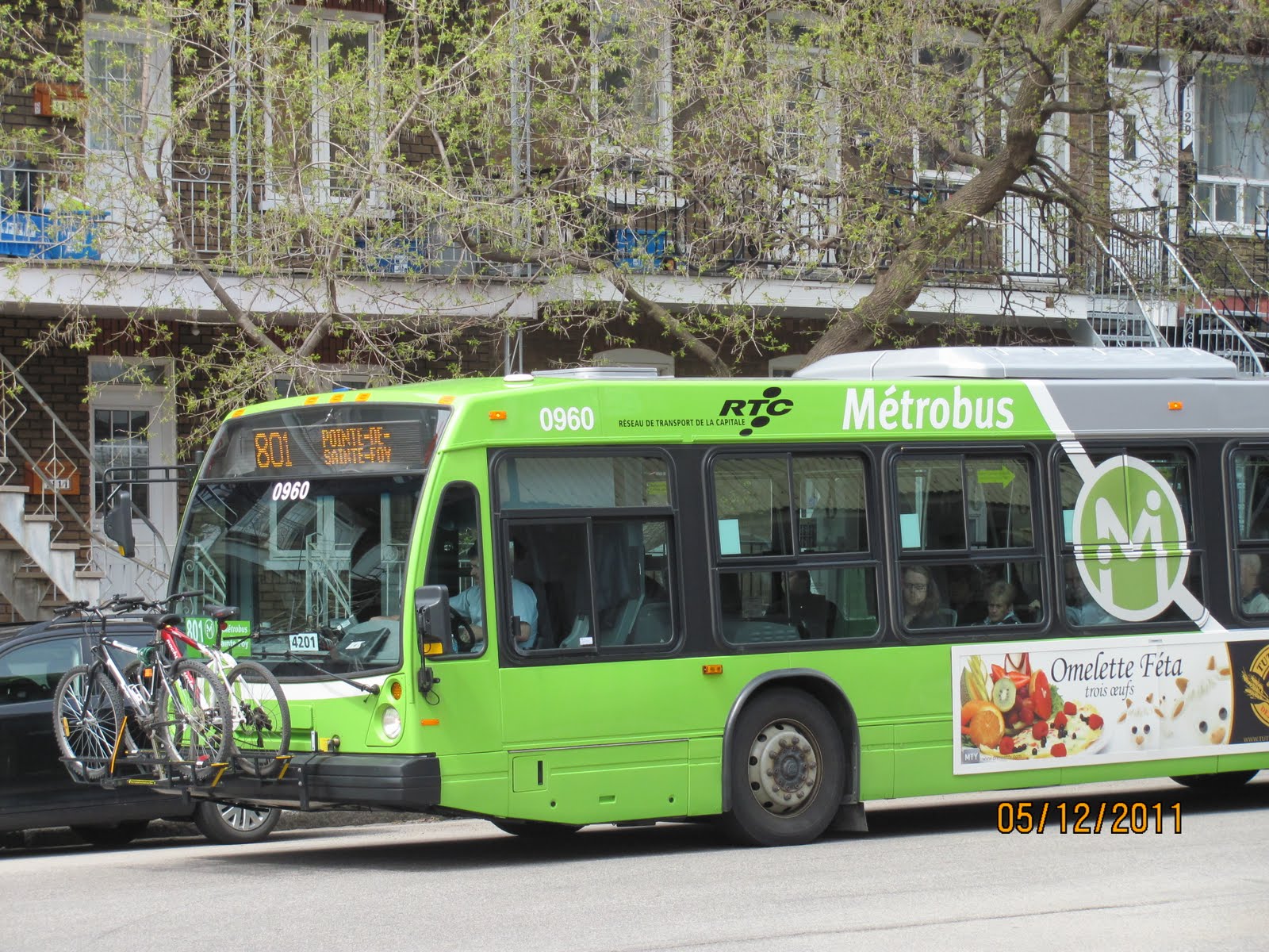 équilibre instable: metrobus quebec - en attendant le tramway