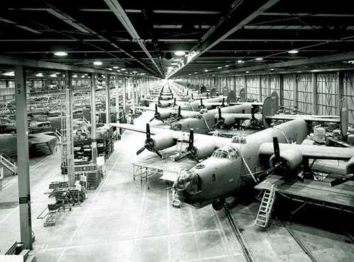 Bayou Renaissance Man: Iconic photographs of World War II aircraft ...