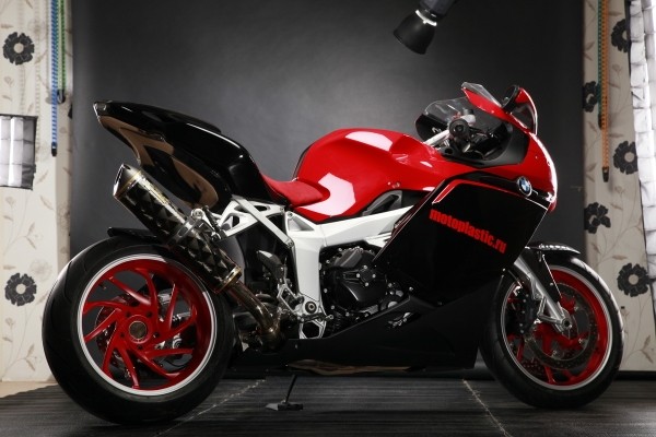 Speedy Bikes: 2012 BMW K1300S HP