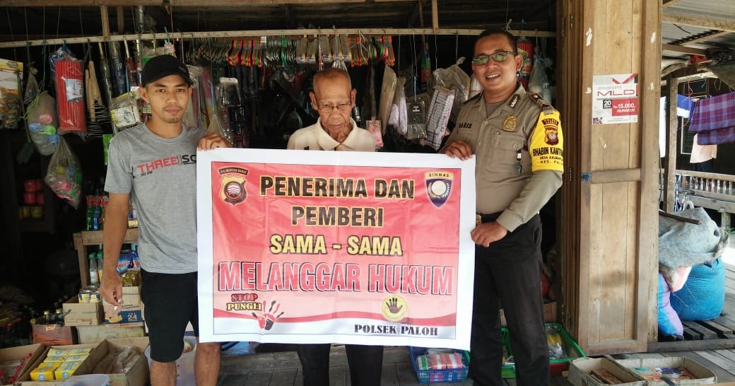 "Banner stop pungli terbentang bentuk pastisipasi masyarakat perangi ...