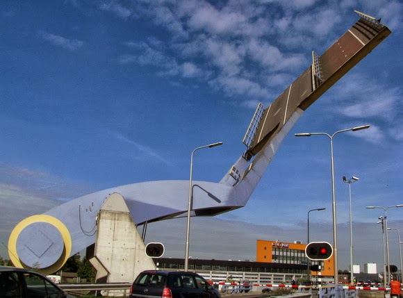 THE WORLD GEOGRAPHY: 10 Spectacular Movable Bridges