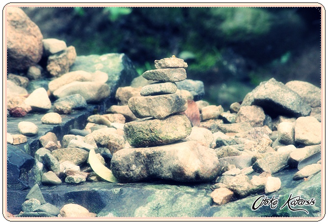 Otoke-Katarsis: Piedras apiladas en Corea