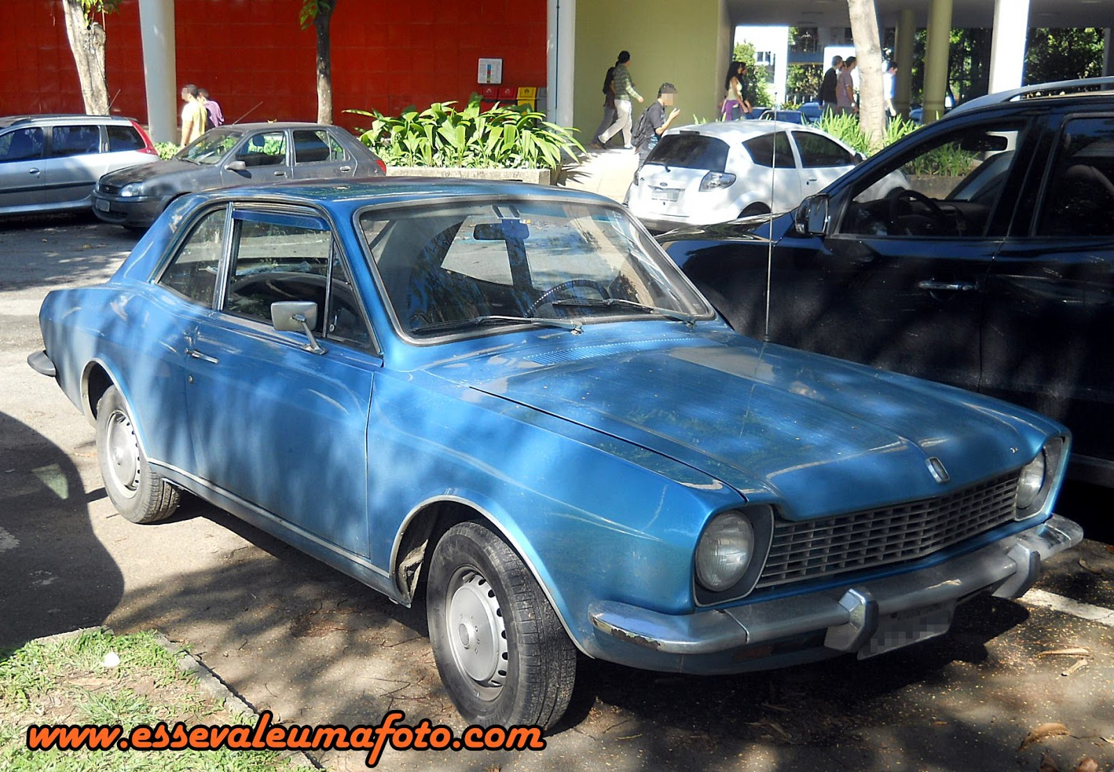 Registros Automotivos do Cotidiano: Ford Corcel Cupê Luxo 1976