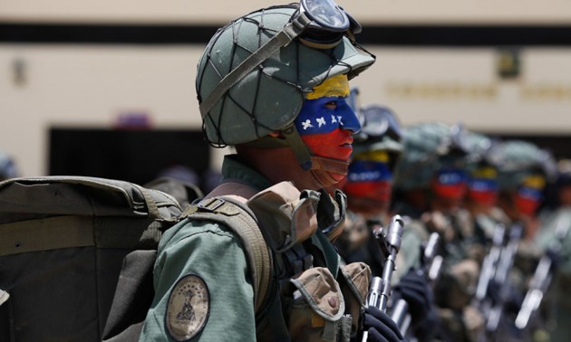 Felices fiestas les desea la FANB a todo el pueblo Venezolano ¡La lucha ...