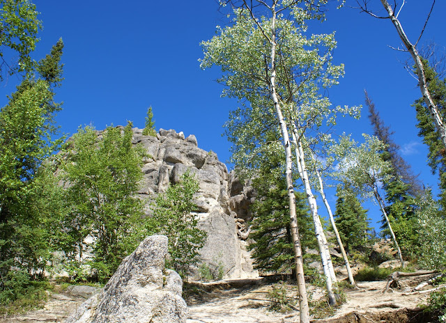 Hike up the Angel Rocks Trail