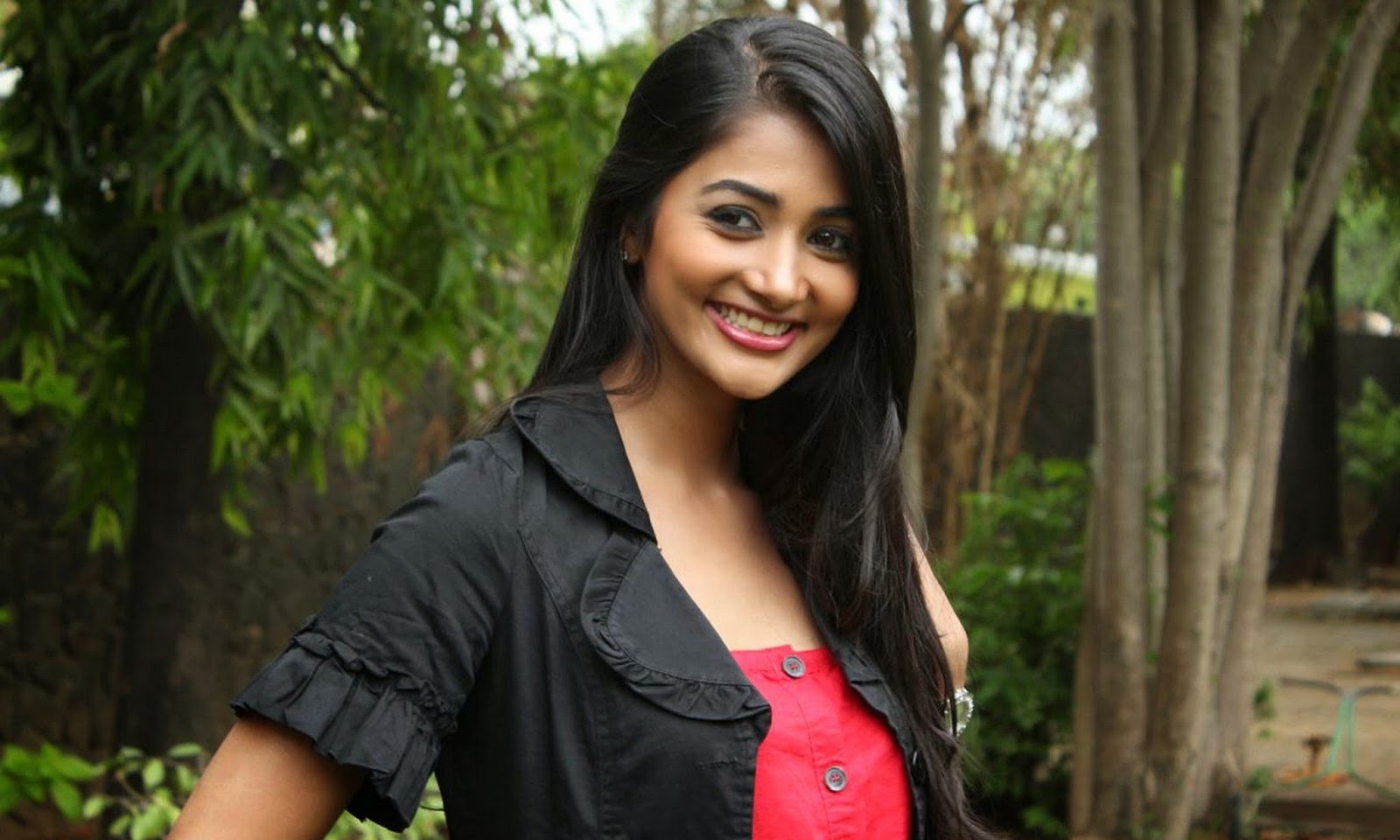 Pooja Hegde Latest Unseen HD wallpapers || Pooja Hegde Latest Hot ...