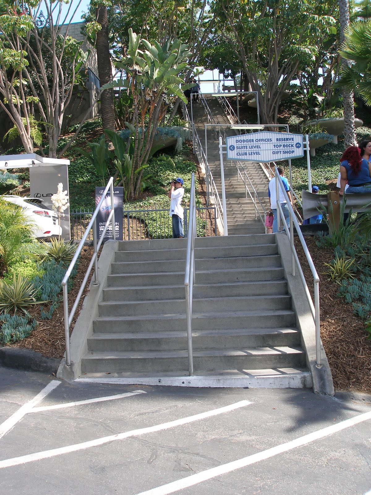 Los Angeles: Climbing the Hidden Stairways: Dodger Stadium Stairs