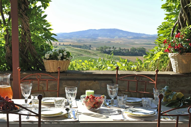 Italian Terrace design - the dolce vita invades outside - Diy Fun World