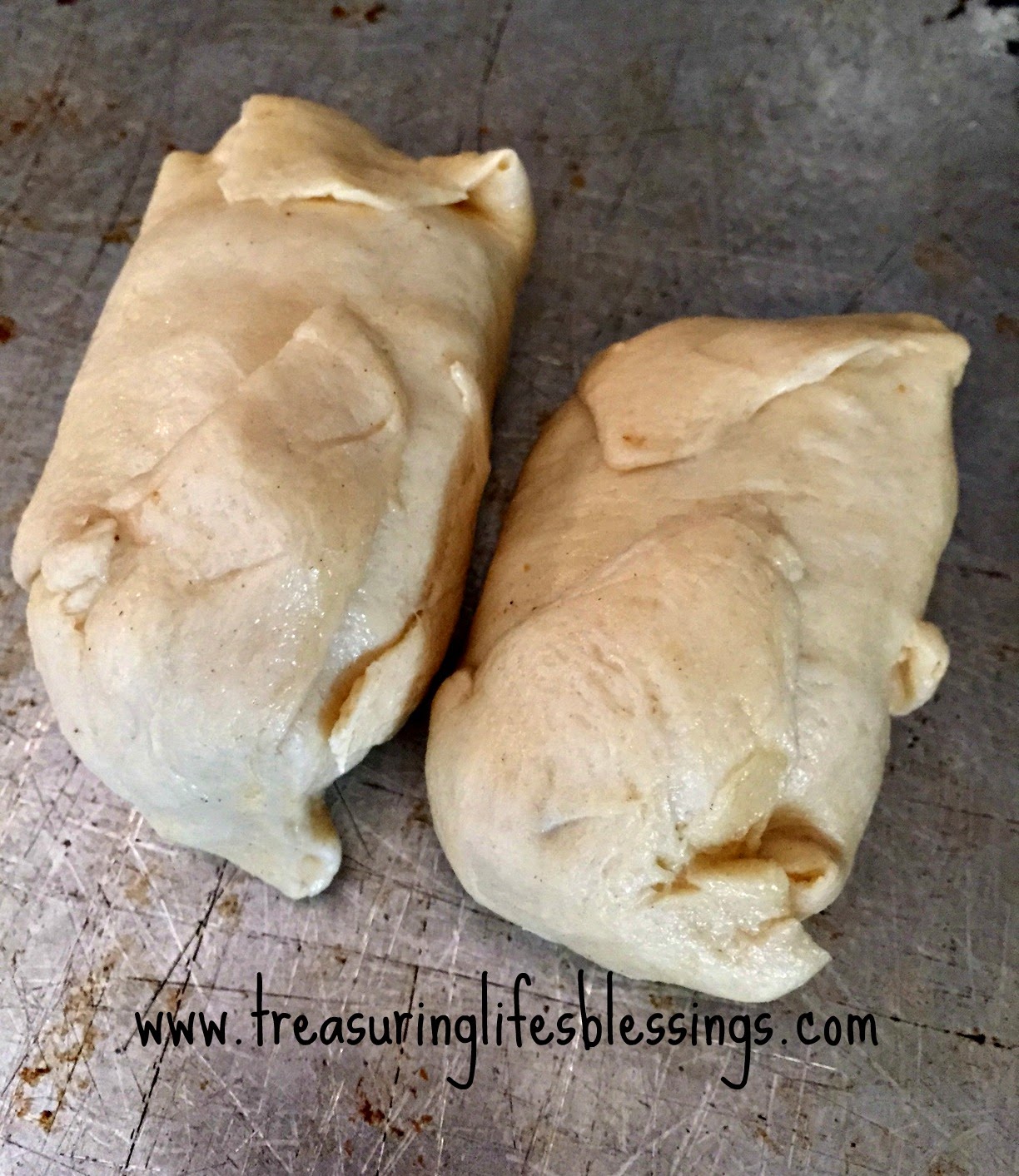 Stuffed Crescent Roll Breakfast Pockets - Treasuring Life's Blessings