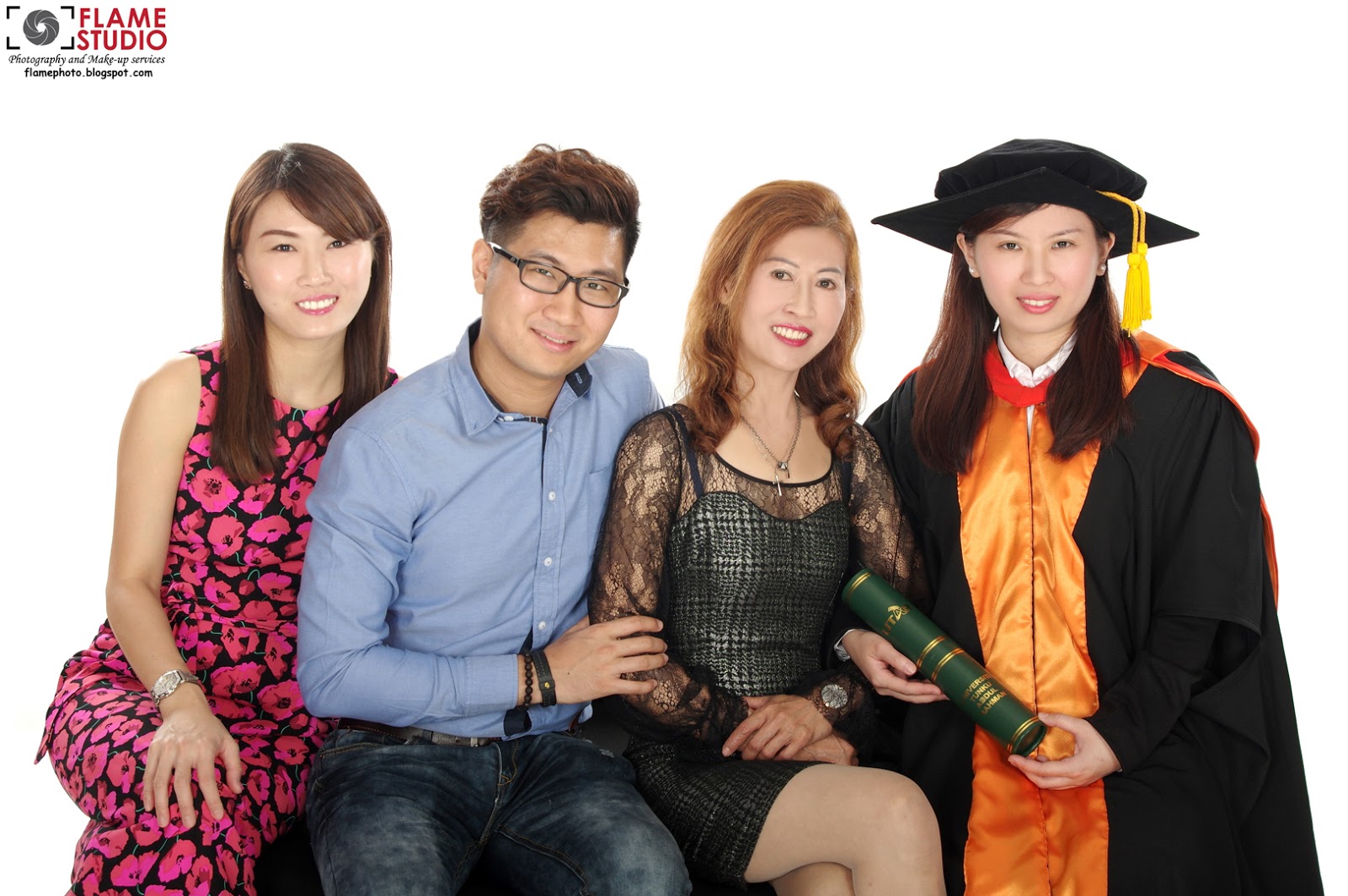 Flame Graduation Photography Studio: Graduation Convocation Family ...