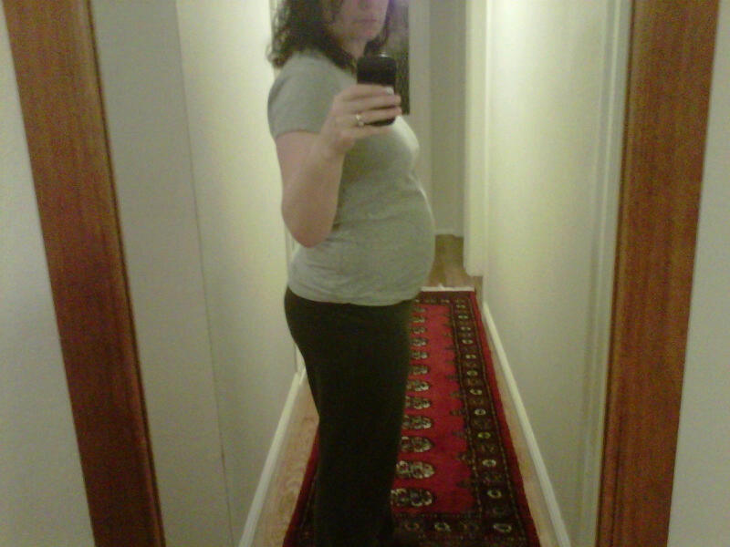 Ambition: Motherhood: 18w1d: 1st Baby Bump pic + U/S