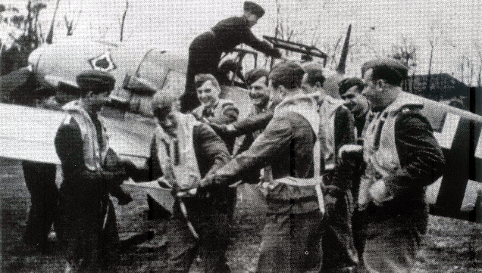 NAZI JERMAN: Foto Jagdgeschwader 53 (JG 53) "Pik-As"