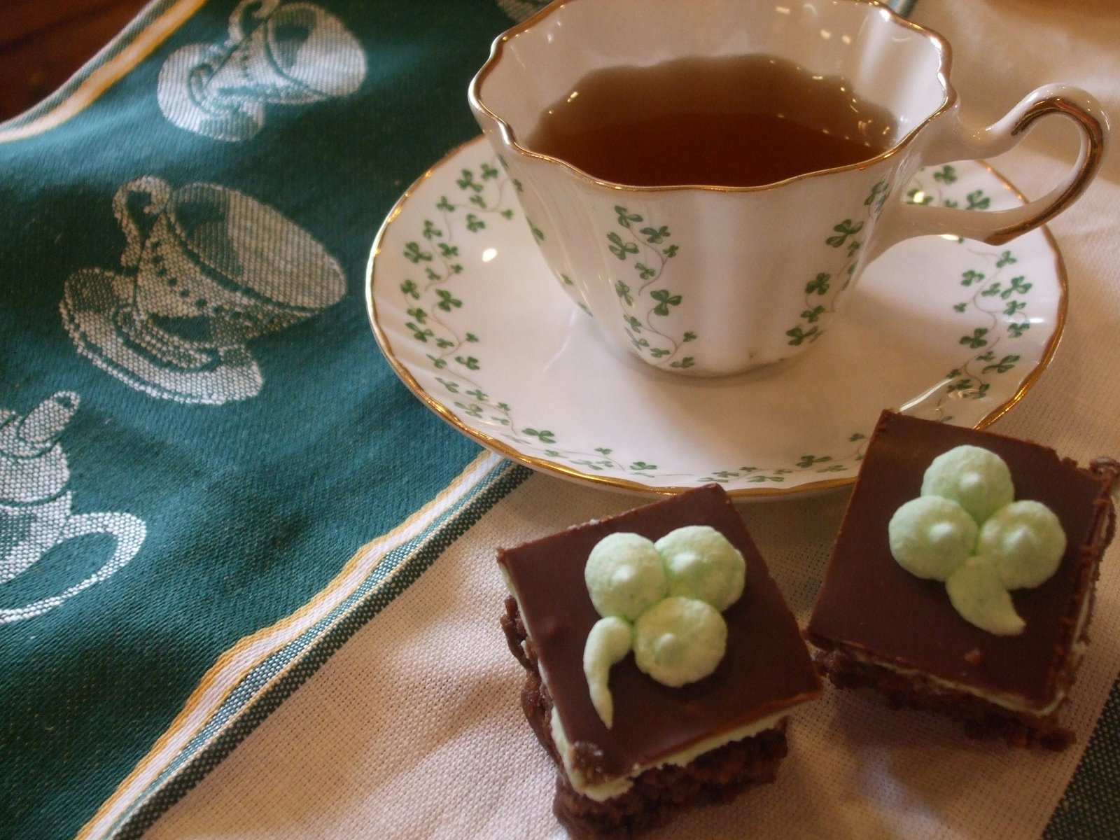 Rosemary's Sampler: Tea cup Thursday