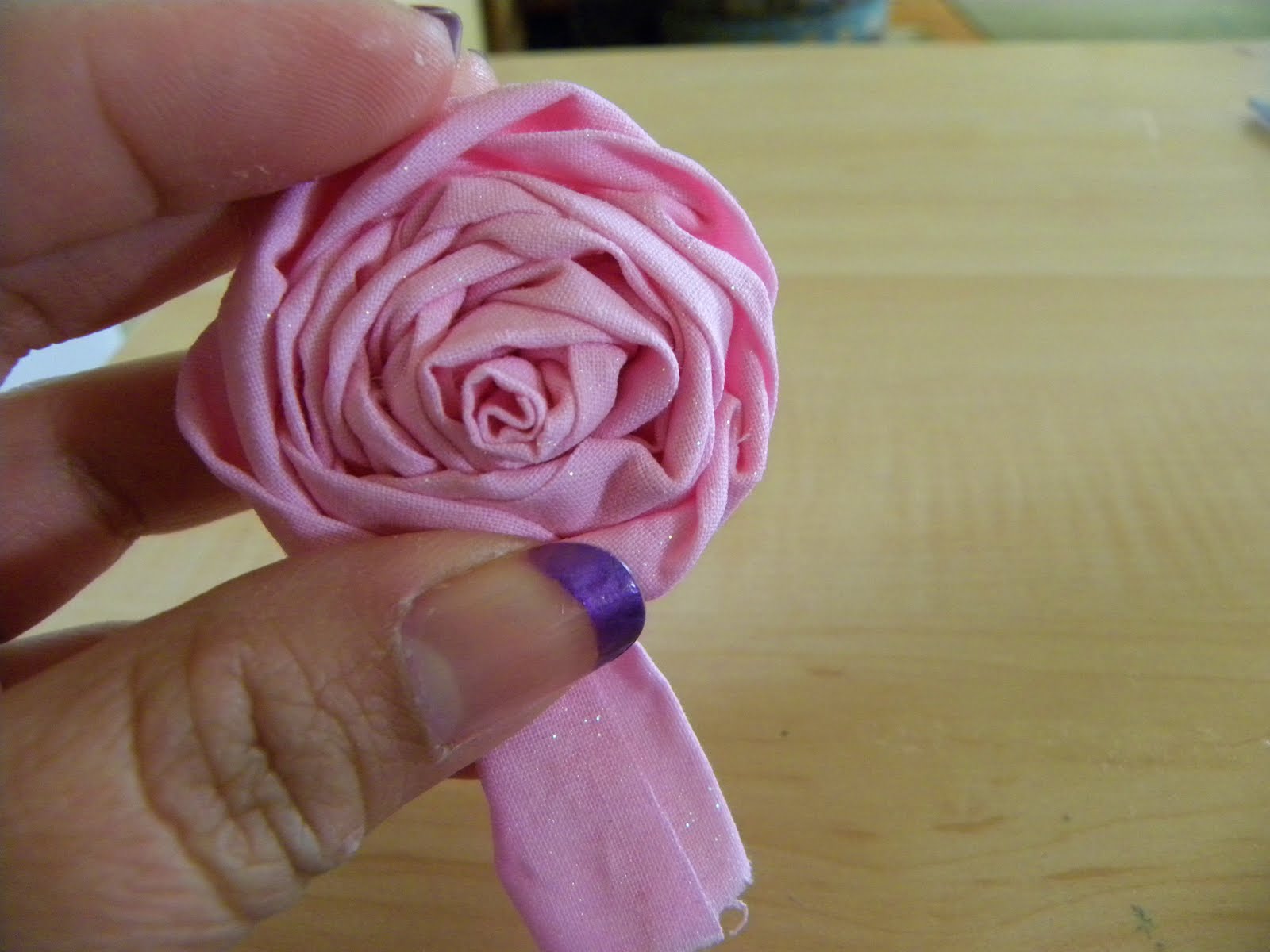 Scrap that Baby!: Heather's Fabric rolled flowers Tutorial.