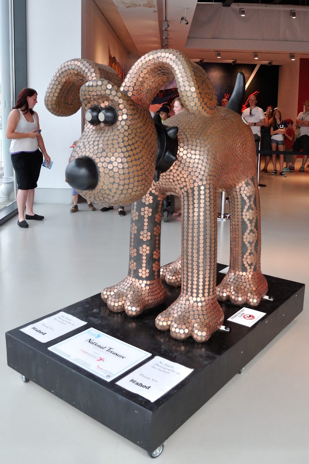 Things that make me go aagghh!: My search for Gromits around Bristol ...