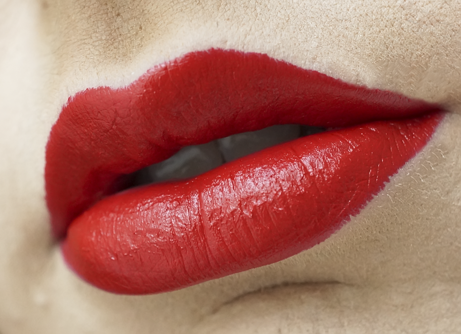Gucci Beauty Iconic Red Lipstick - Review & Swatch - Glamorous MakeUp