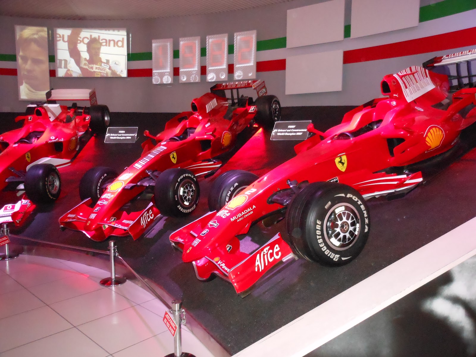 S.I.P. & C.O.lour: Ferrari Rood