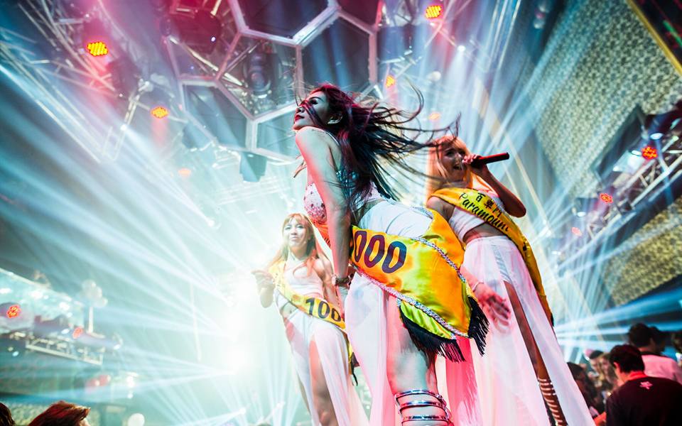 Paramount Club: THE PARAMOUNT CLUB