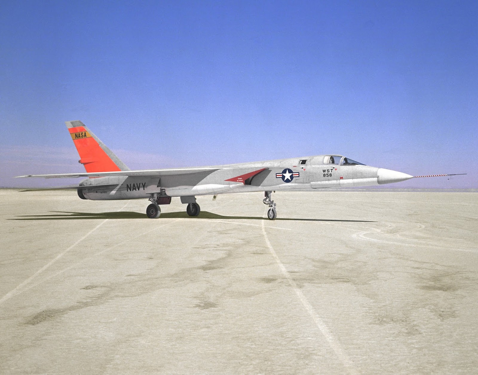 North American XF-108 Rapier. "Interceptor Yang Tidak Ditakdirkan Untuk ...