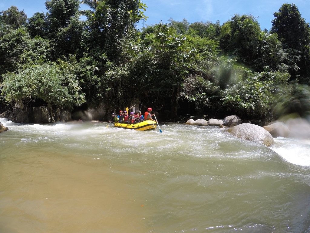 TRAVELOG: WATER RAFTING ULU SLIM, SLIM RIVER : Pengalaman meredah ...