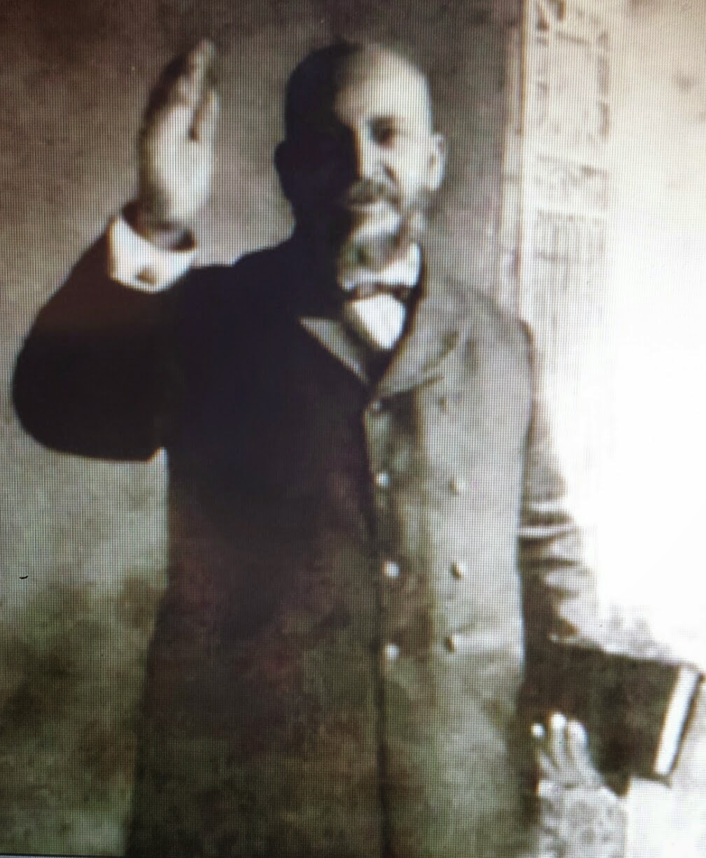 NoTeS To MySeLf...: Finding Your Roots!