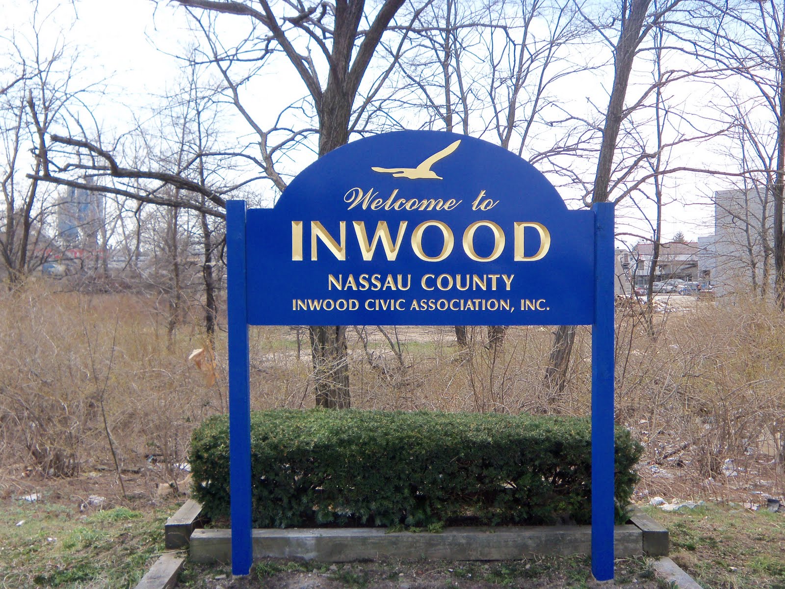 Inside Inwood: CIVICS "PLANTS" NEW SIGNS