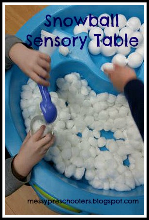 Messy Kids: Easy Snowball Sensory Table
