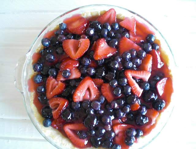 peace. love. & good food.: Fresh Berry Pie