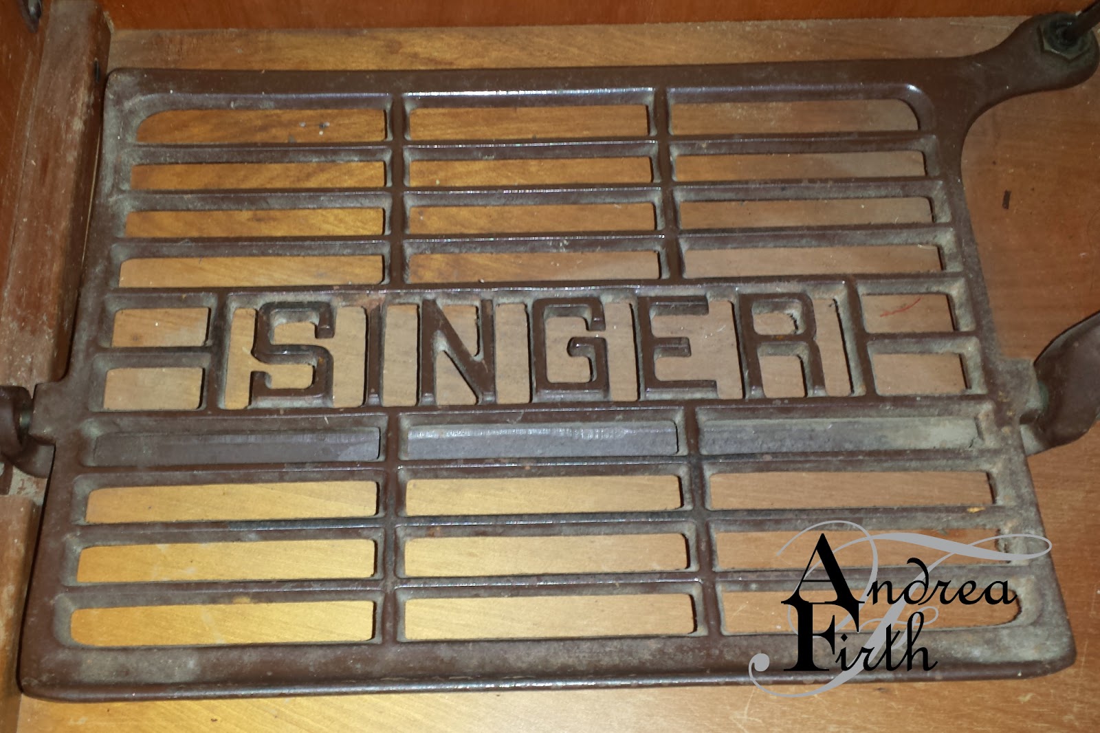 Obsessive Creativeness: 1953 Model 201K Singer Treadle Sewing Machine