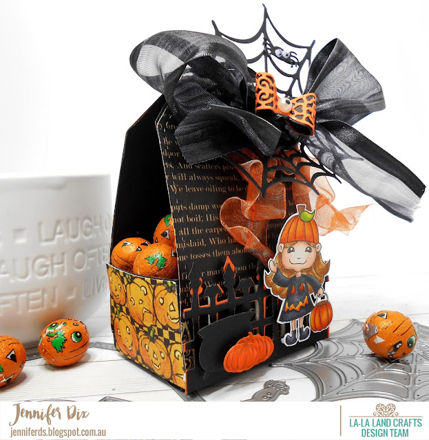 JenniferD's Blog: La-La Land Crafts - Treat Box