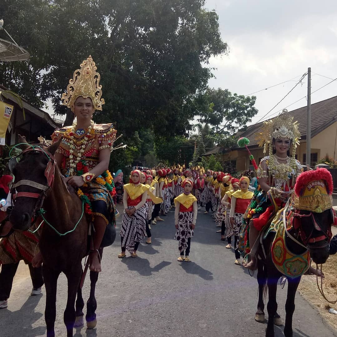 Warna Cinta: Sri Huning - Mustika Tuban