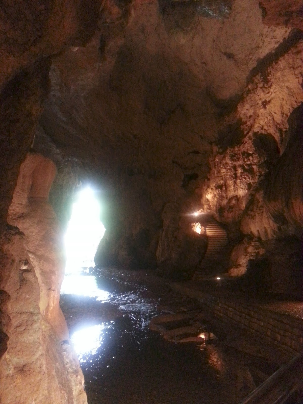 Italy: Montagna Spaccata, Grotta del Turco, & Grotte di Pastena
