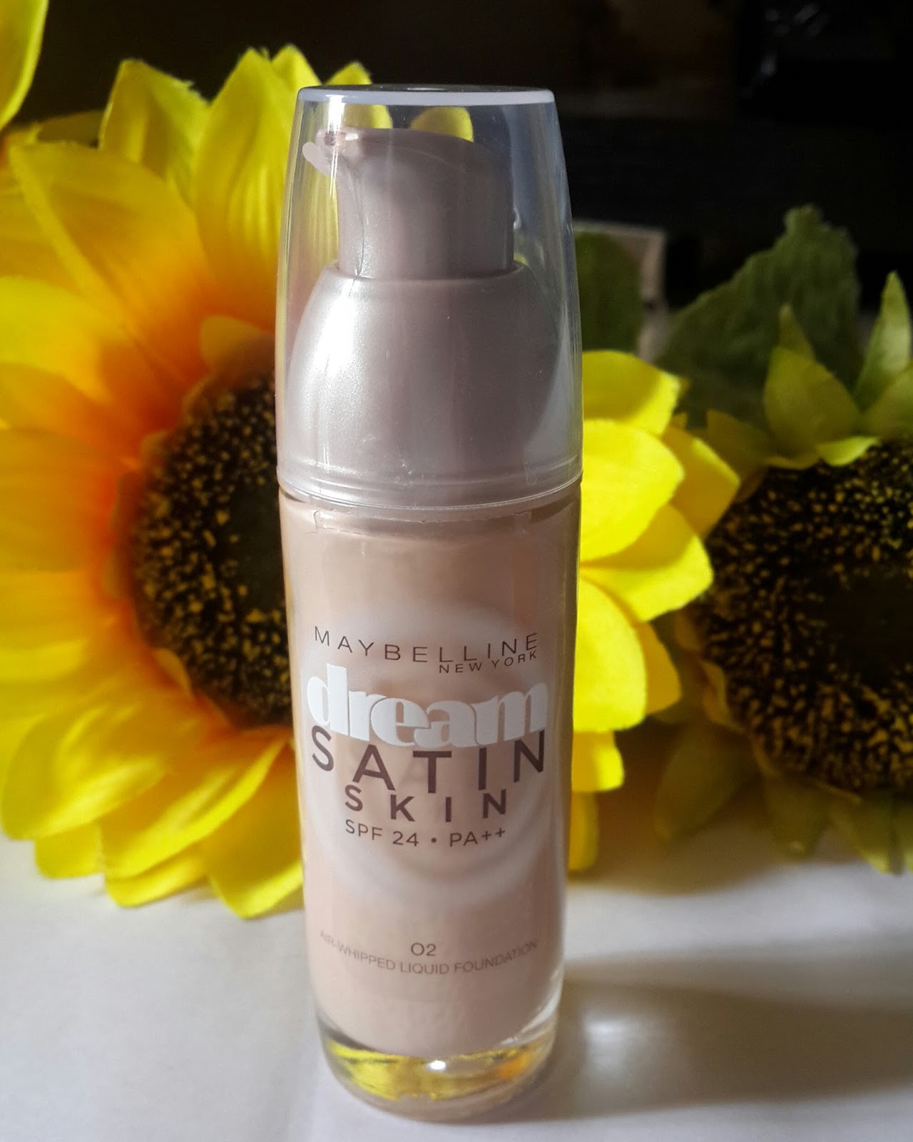 RIDZI MAKEUP: New Maybelline Dream Satin Liquid Foundation Review with ...